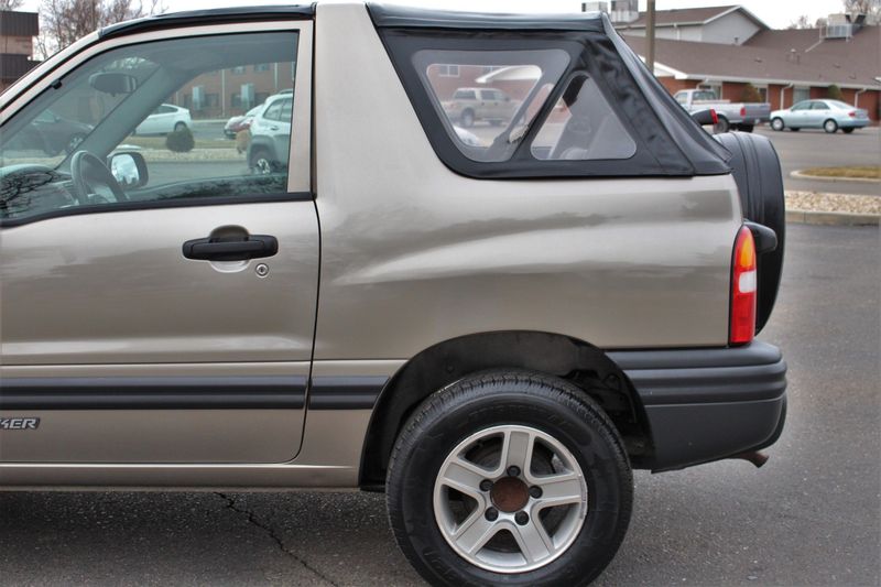 2002 Chevrolet Tracker Photos