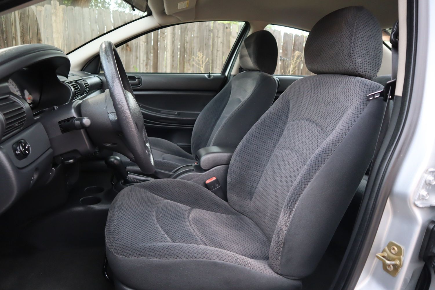 2004 Dodge Stratus SE | Victory Motors of Colorado