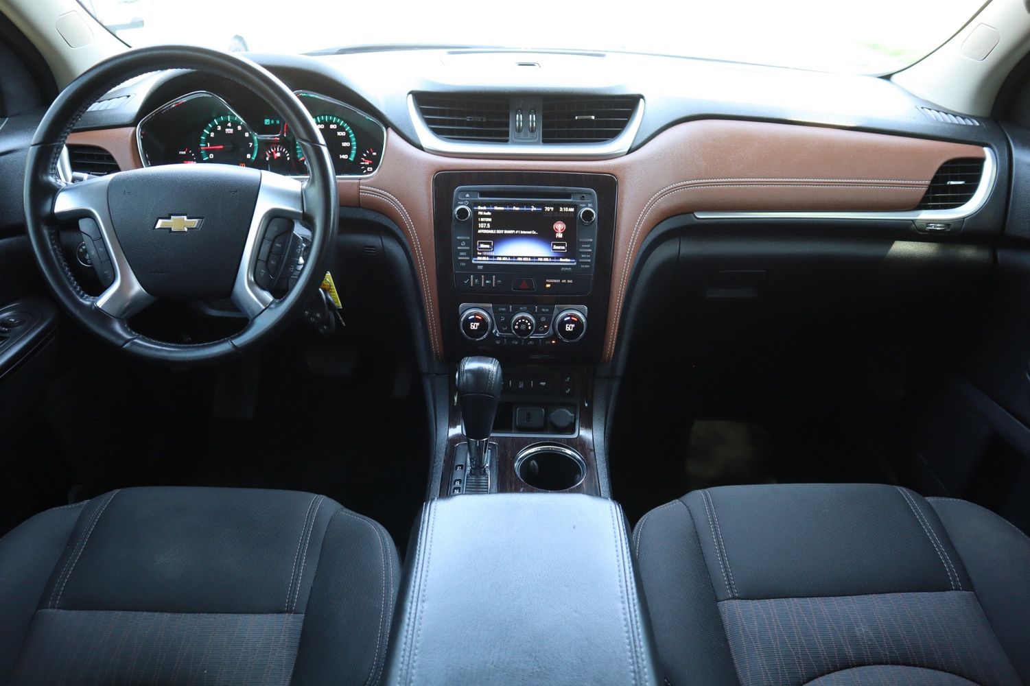 2016 Chevrolet Traverse LT | Victory Motors of Colorado
