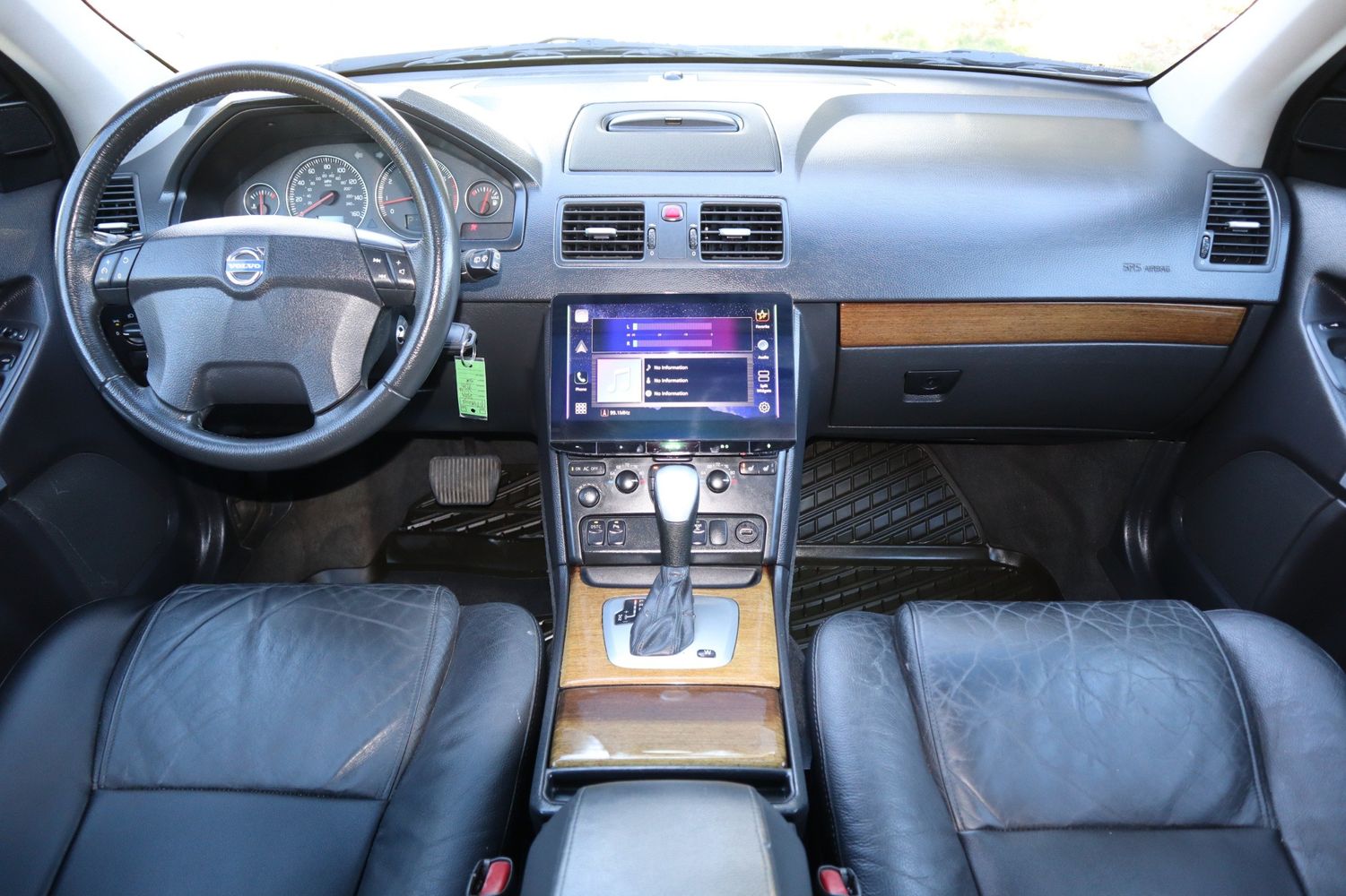 2004 Volvo XC90 2.5T | Victory Motors of Colorado