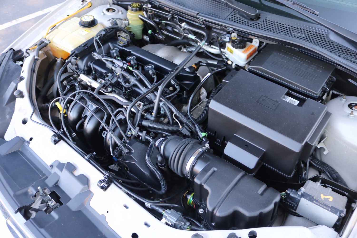 2005 Ford Focus ZX5 SE | Victory Motors of Colorado