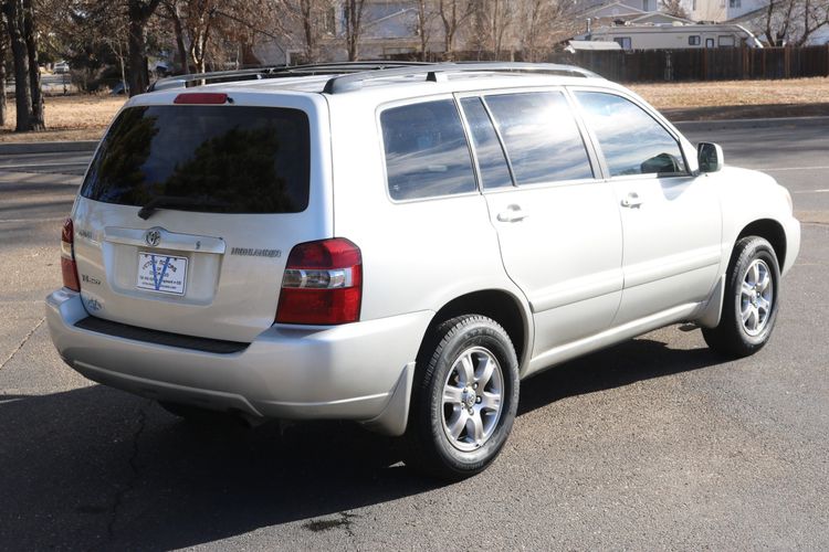 2005 Toyota Highlander AWD | Victory Motors of Colorado