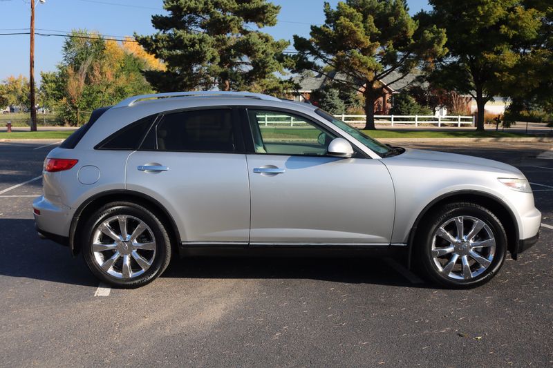 2004 Infiniti FX35 Photos