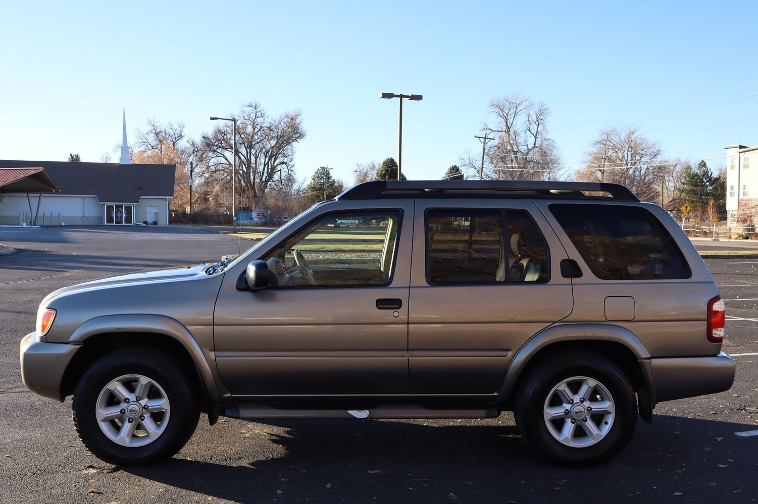 2003 Nissan Pathfinder SE | Victory Motors of Colorado