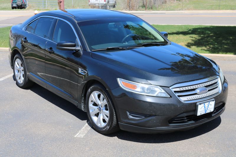 2010 Ford Taurus Photos