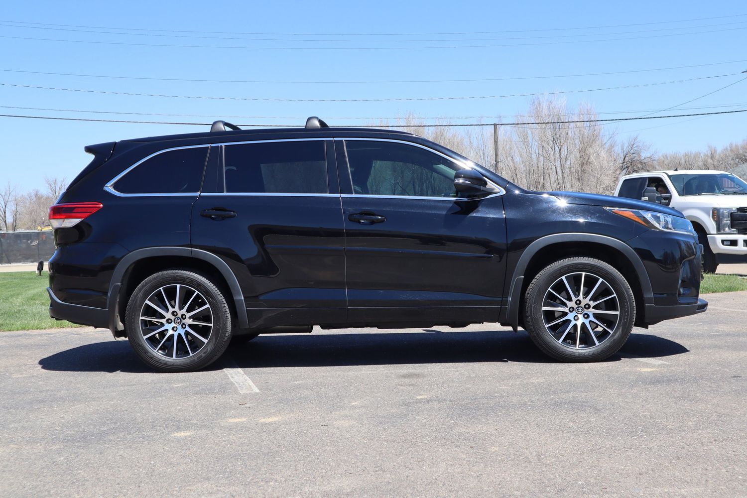 2017 Toyota Highlander SE | Victory Motors of Colorado