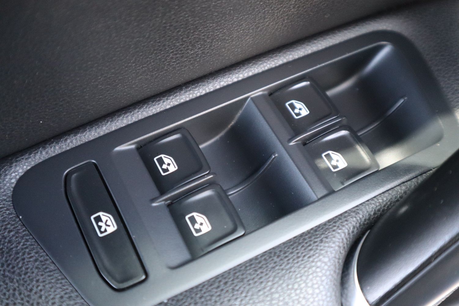 2016 Volkswagen Golf | Victory Motors of Colorado