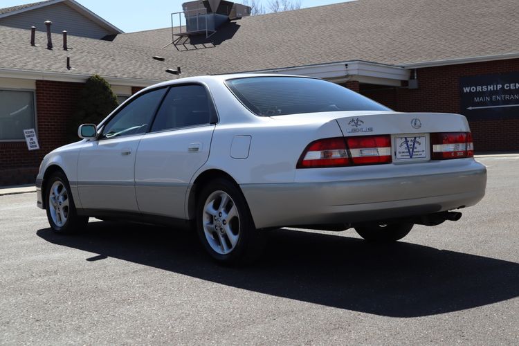 2001 Lexus ES 300 Base | Victory Motors of Colorado