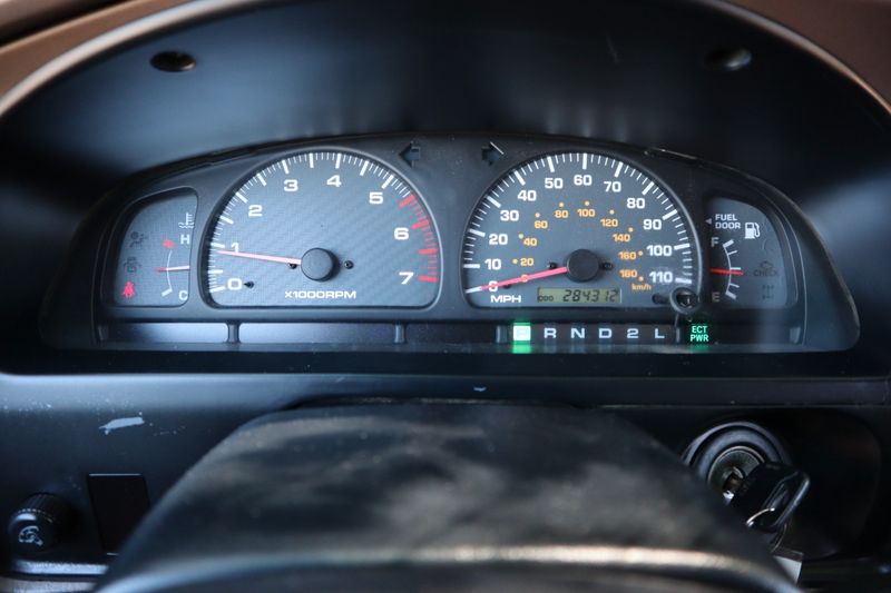 2000 Toyota 4Runner Photos