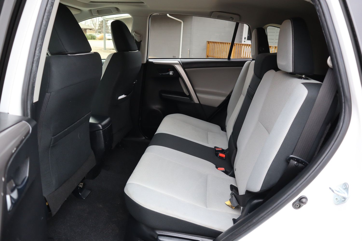 2017 Toyota RAV4 Hybrid XLE | Victory Motors of Colorado
