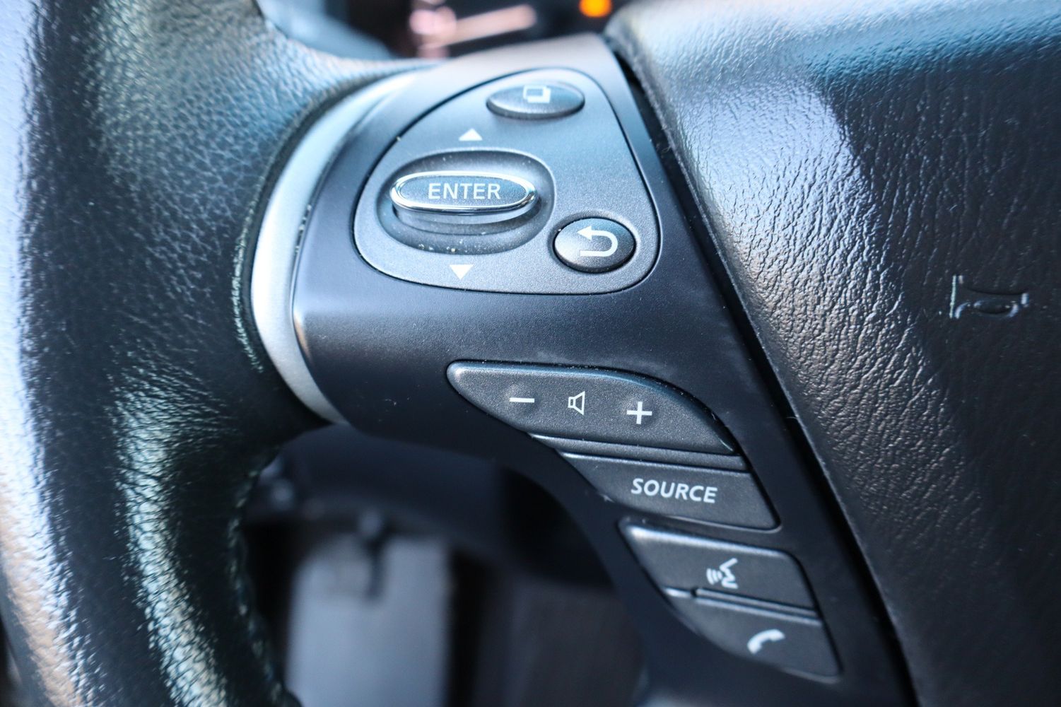 2016 Nissan Pathfinder SL | Victory Motors of Colorado