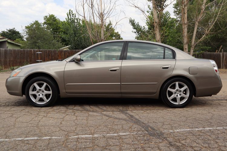 2002 Nissan Altima 3.5 SE | Victory Motors of Colorado