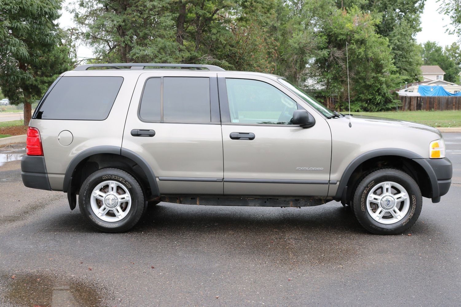 2004 Ford Explorer XLS | Victory Motors of Colorado