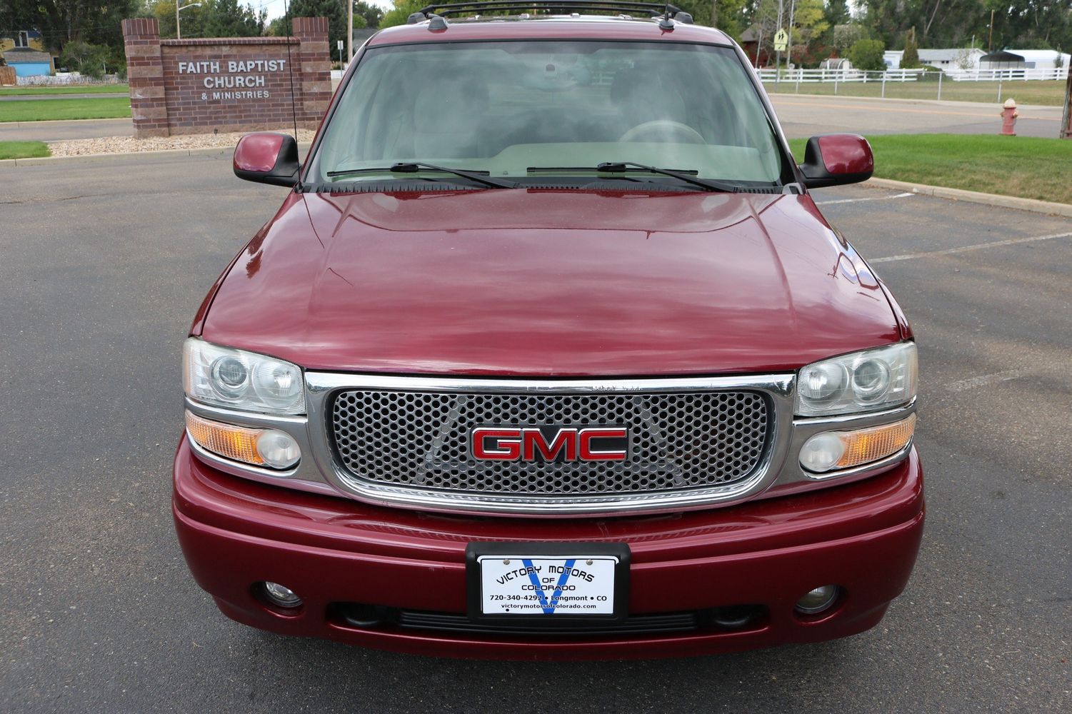 2004 GMC Yukon Denali | Victory Motors of Colorado