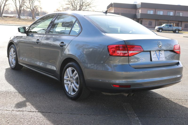 2015 Volkswagen Jetta Photos