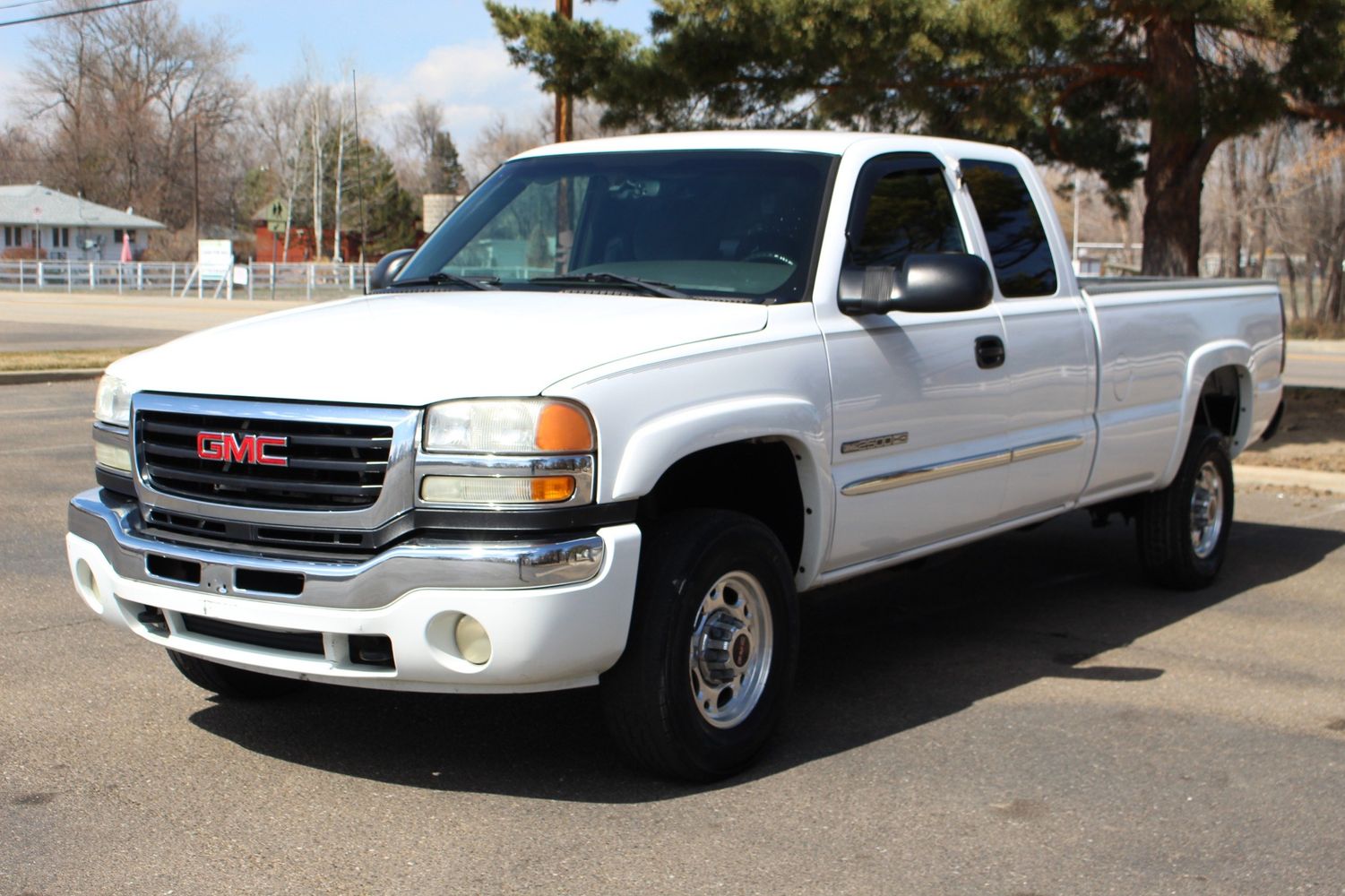 2005 GMC Sierra 2500HD SLE | Victory Motors of Colorado