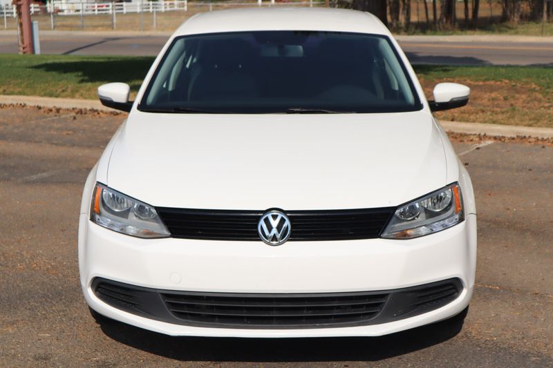 2012 Volkswagen Jetta Photos