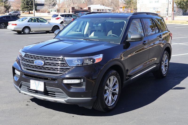 2022 Ford Explorer Photos