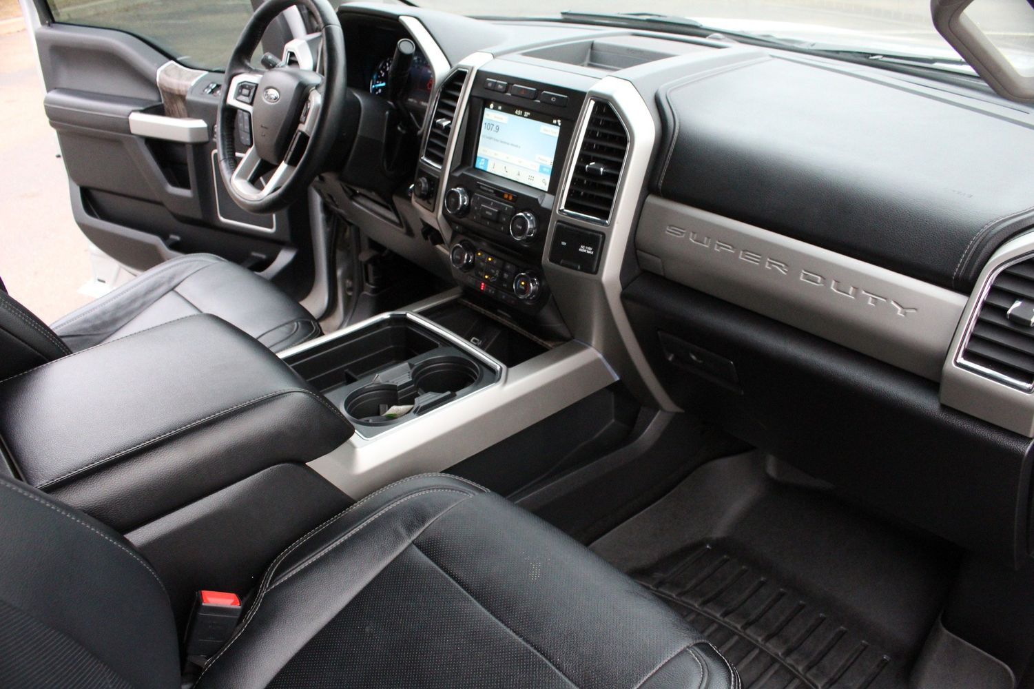 2018 Ford F-250 Super Duty Lariat | Victory Motors of Colorado