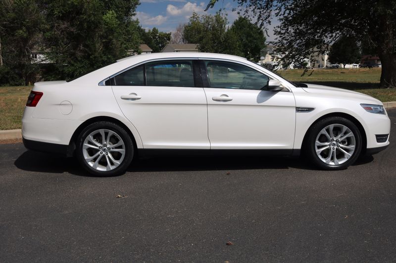 2013 Ford Taurus Photos