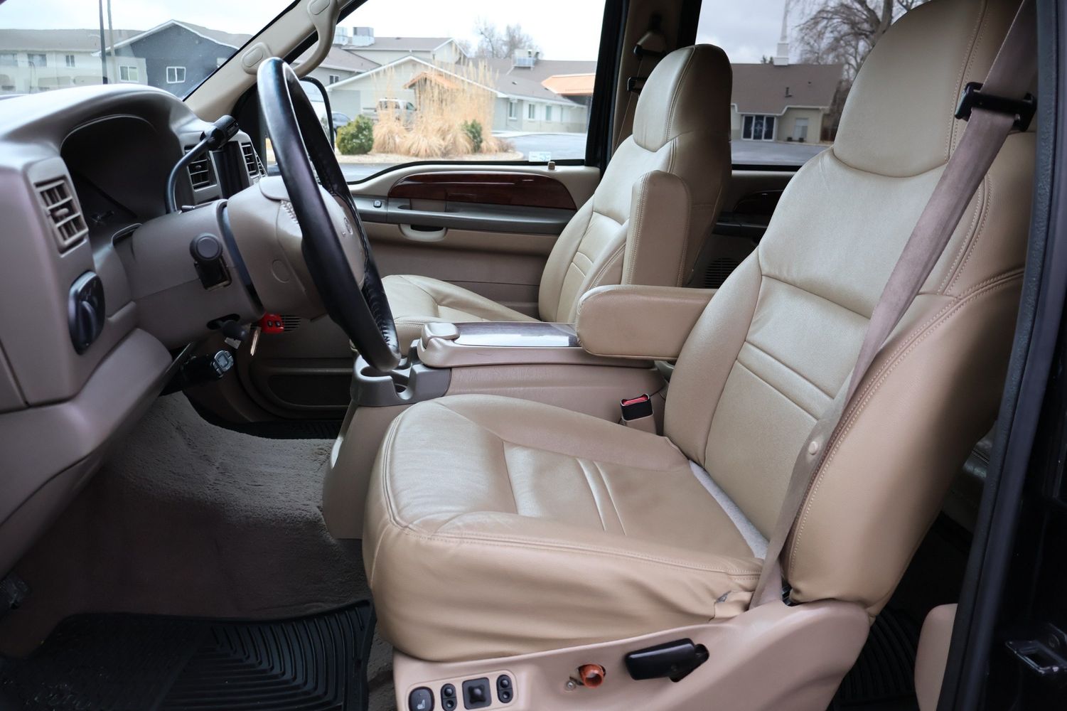 2001 Ford Excursion Limited | Victory Motors of Colorado