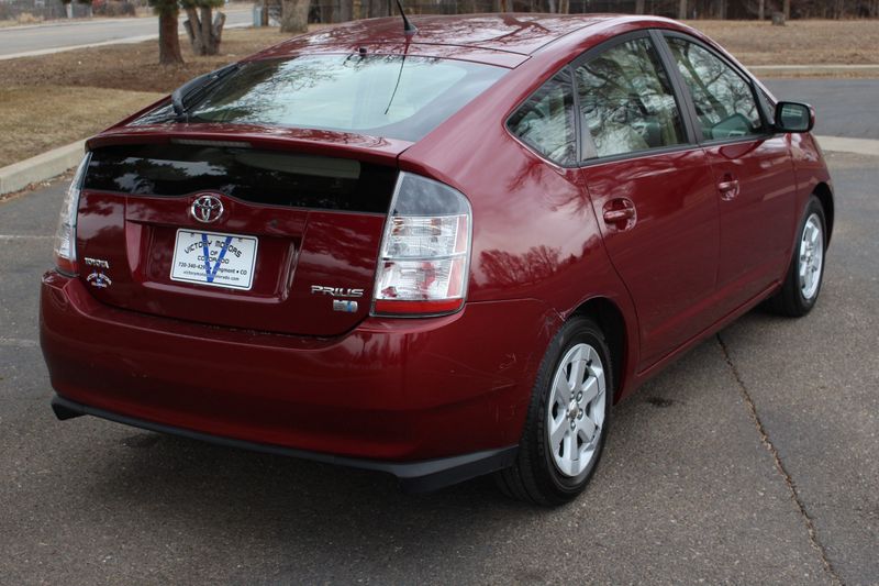 2004 Toyota Prius Photos