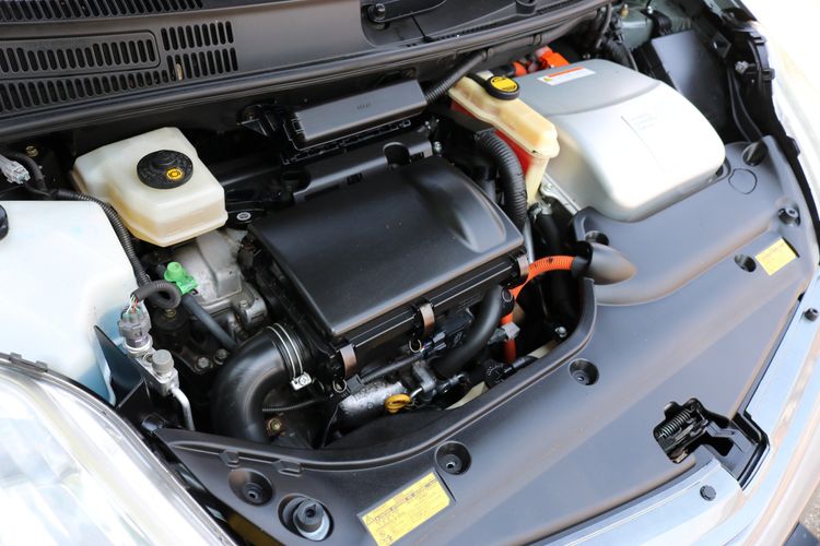 2005 Toyota Prius Hybrid | Victory Motors of Colorado