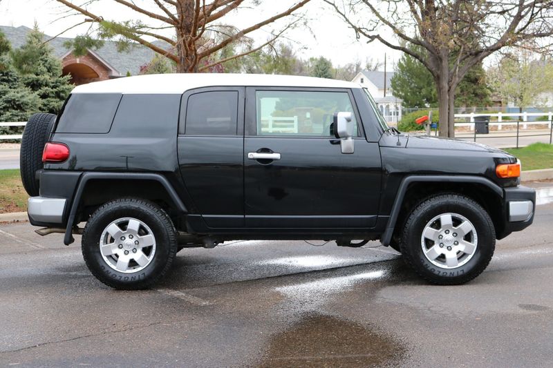 2007 Toyota FJ Cruiser Photos