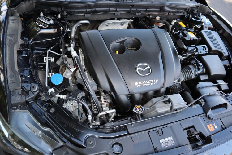 2016 Mazda Mazda6 i Grand Touring | Victory Motors of Colorado