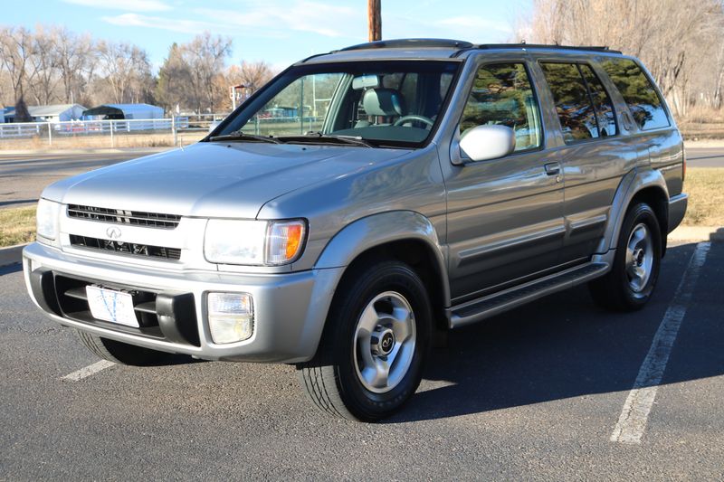 2000 INFINITI QX4 Photos