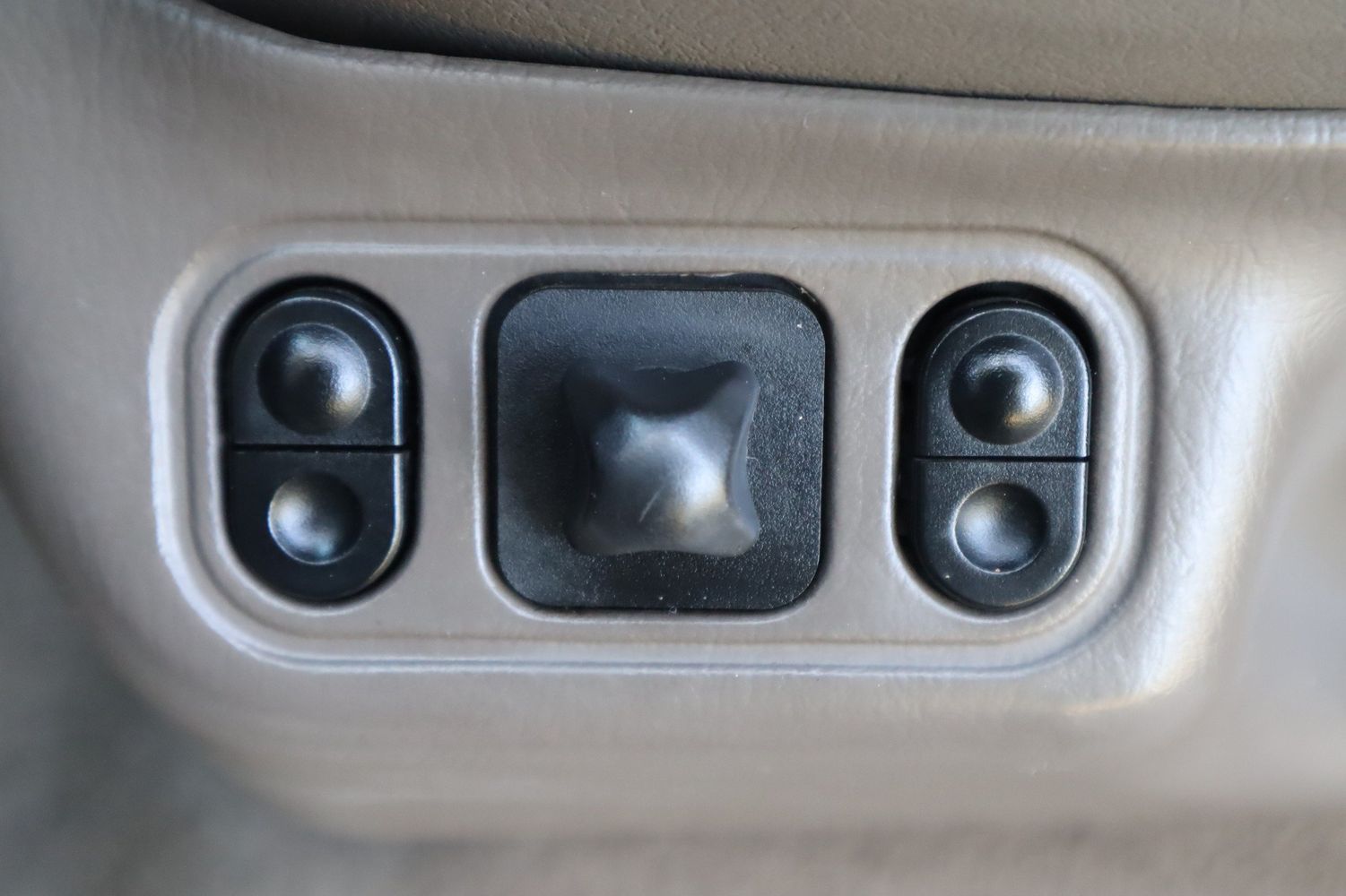 2003 Ford Excursion Eddie Bauer | Victory Motors of Colorado