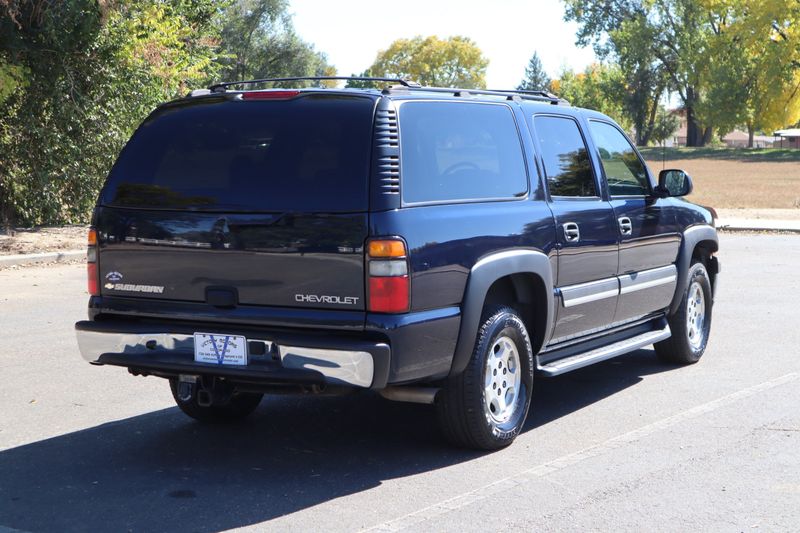 2005 Chevrolet Suburban Photos
