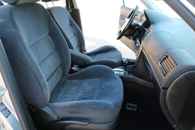 2001 Volkswagen Jetta Photos