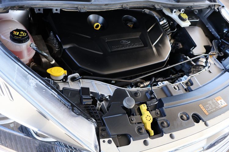 2019 Ford Escape Titanium | Victory Motors of Colorado