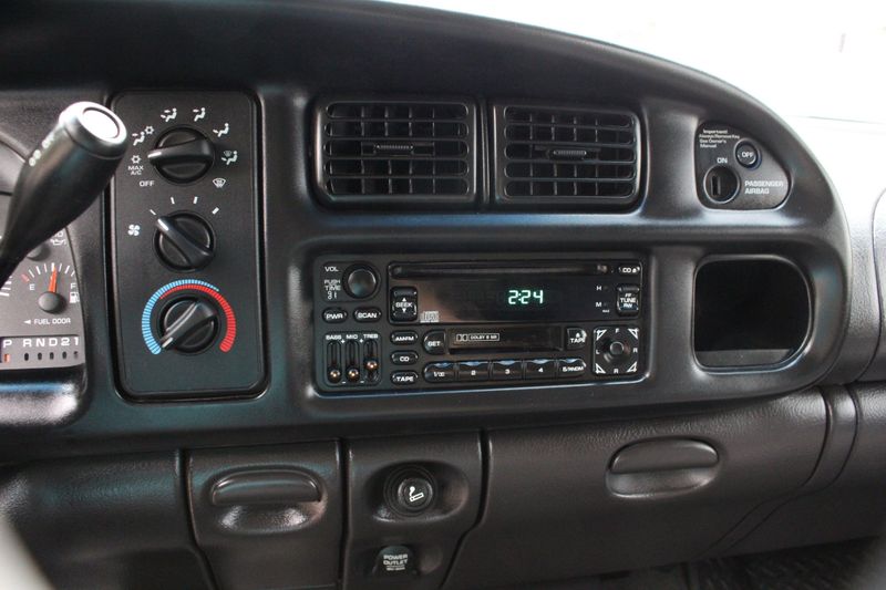 2001 Dodge Ram 2500 Photos