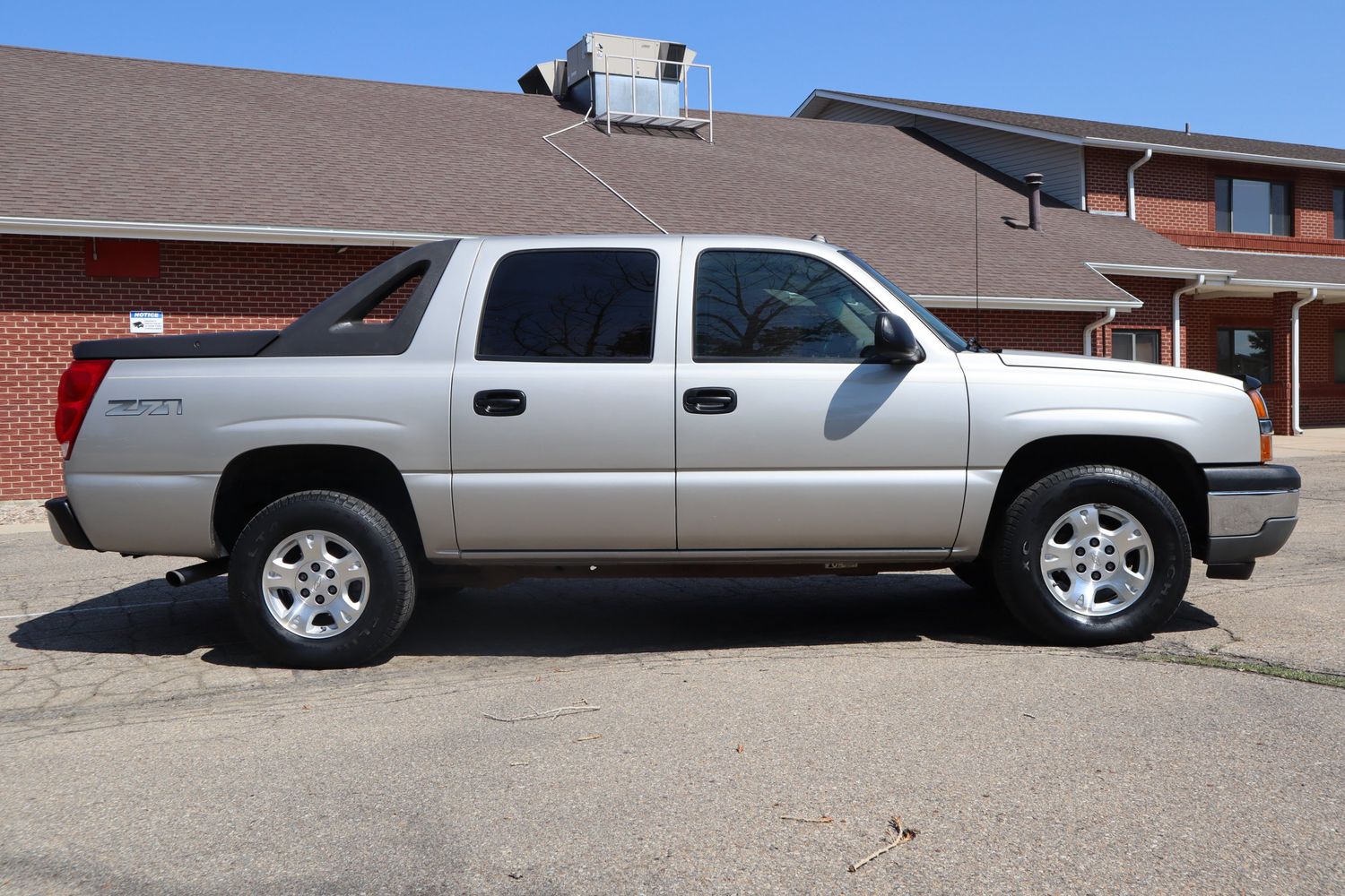 2005 Chevrolet Avalanche 1500 LT | Victory Motors of Colorado