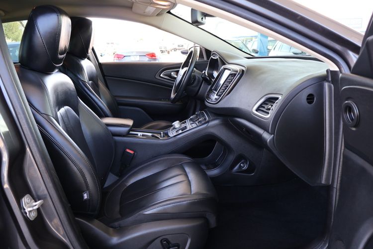 2016 Chrysler 200 Limited Platinum | Victory Motors of Colorado