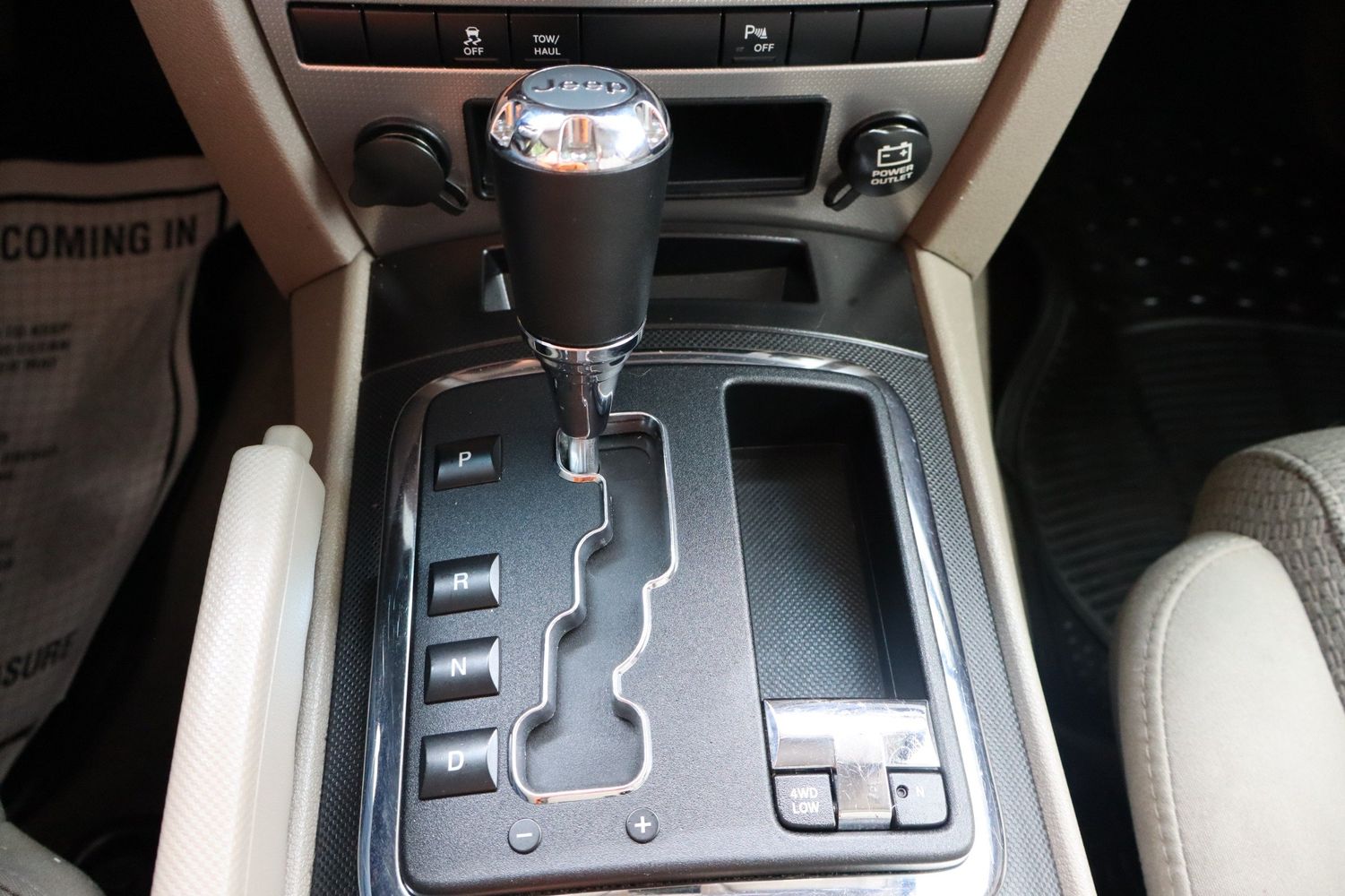 2007 Jeep Commander Sport | Victory Motors of Colorado