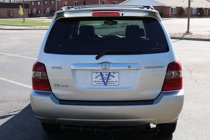 2004 Toyota Highlander Photos