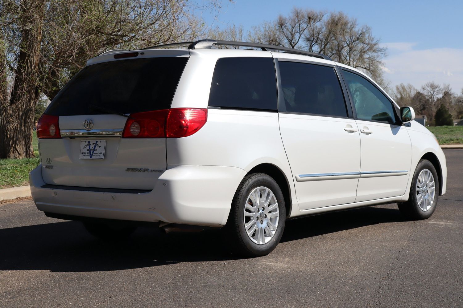 2008 Toyota Sienna XLE Limited | Victory Motors of Colorado