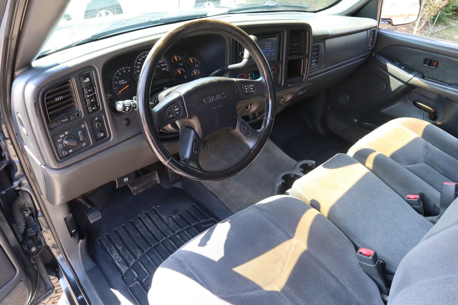 2003 GMC Sierra 2500HD SLE | Victory Motors of Colorado