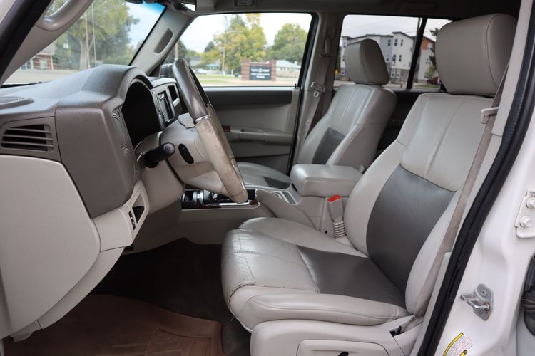 2008 Jeep Commander Limited | Victory Motors of Colorado