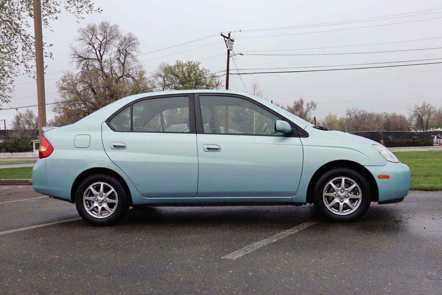 2002 Toyota Prius Base | Victory Motors of Colorado
