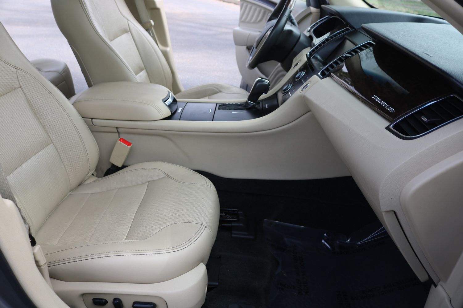 2014 Ford Taurus Limited | Victory Motors of Colorado