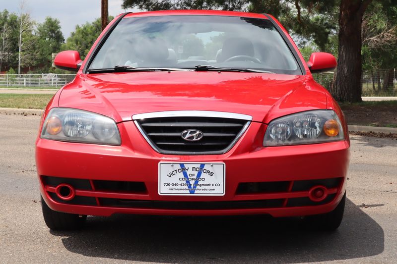 2004 Hyundai Elantra Photos