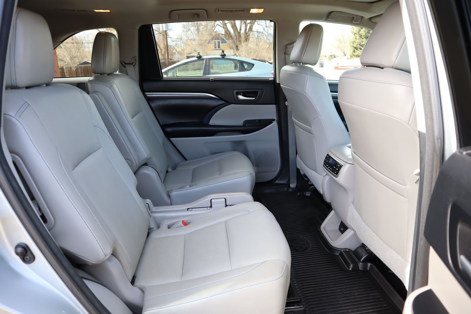 2017 Toyota Highlander Hybrid Limited | Victory Motors of Colorado