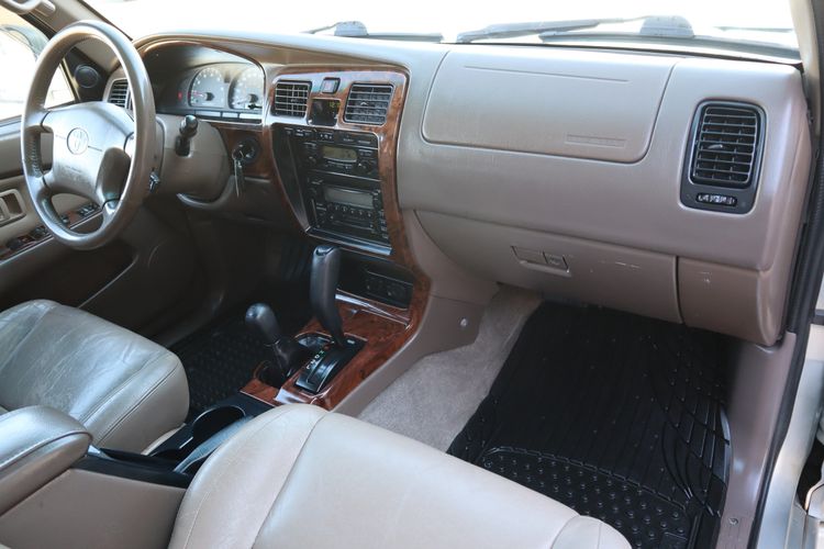 2000 Toyota 4Runner Limited | Victory Motors of Colorado