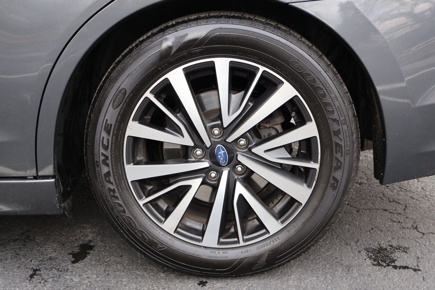 2018 Subaru Legacy 2.5i Premium | Victory Motors of Colorado