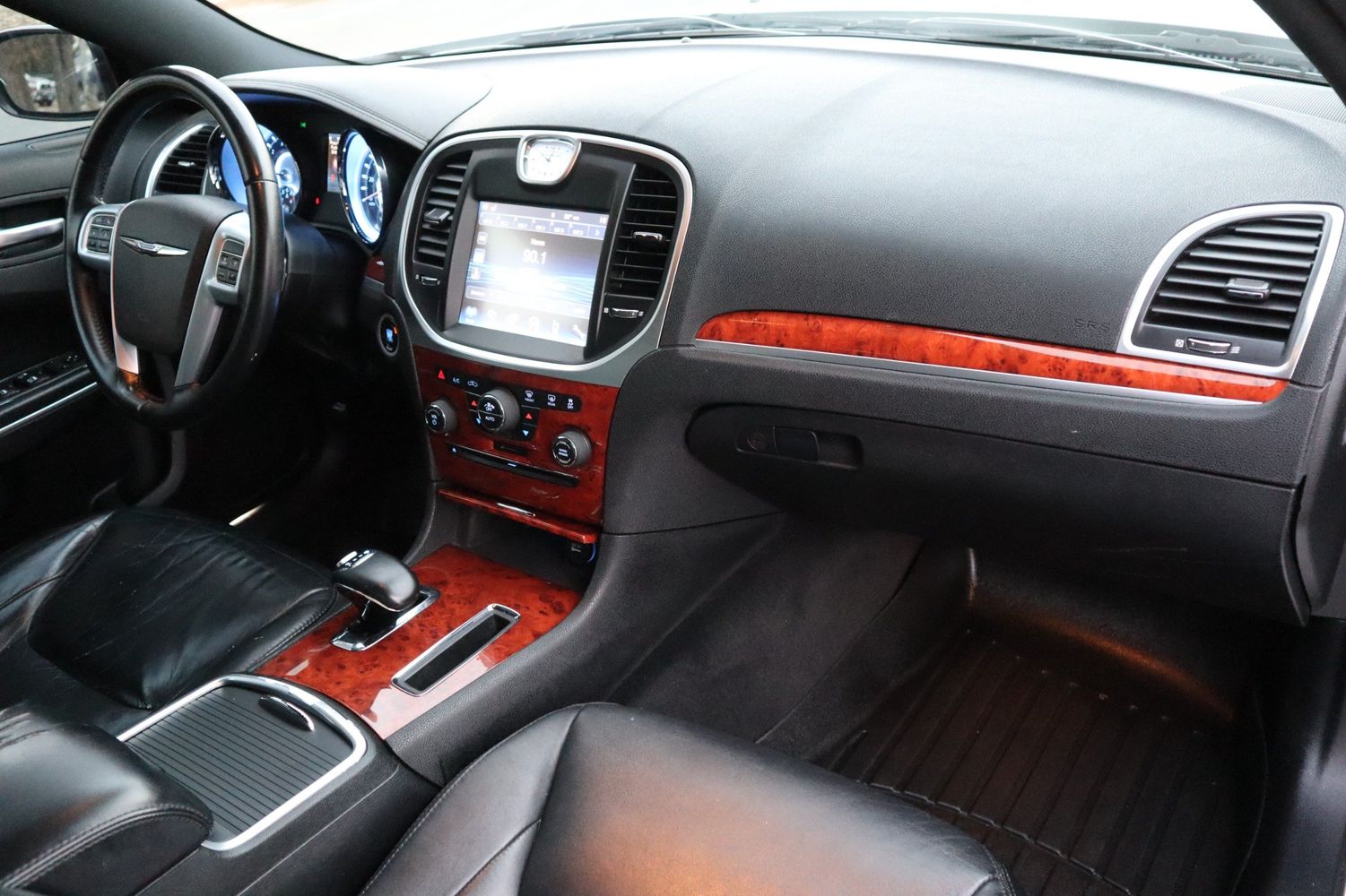 2013 Chrysler 300 Base | Victory Motors of Colorado