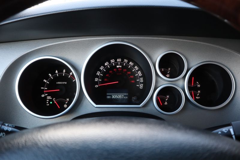 2010 Toyota Sequoia Photos